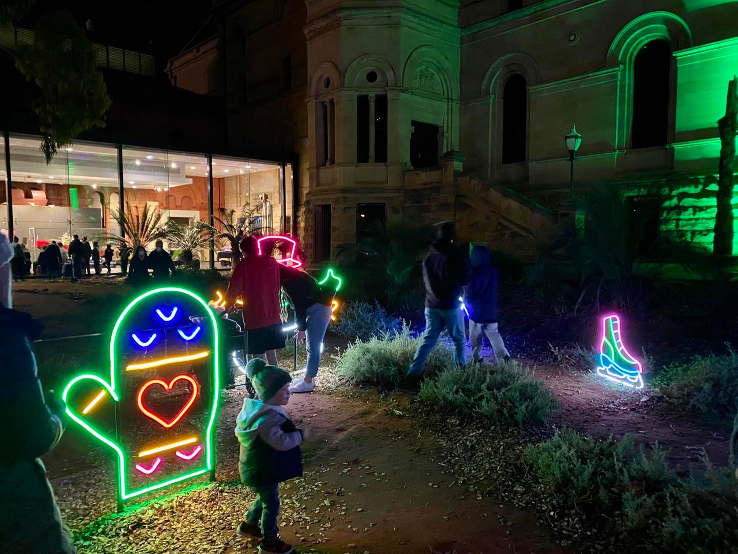 City Lights | Free Light Trail | Illuminate Adelaide | 15-31 Jul 2022 ...