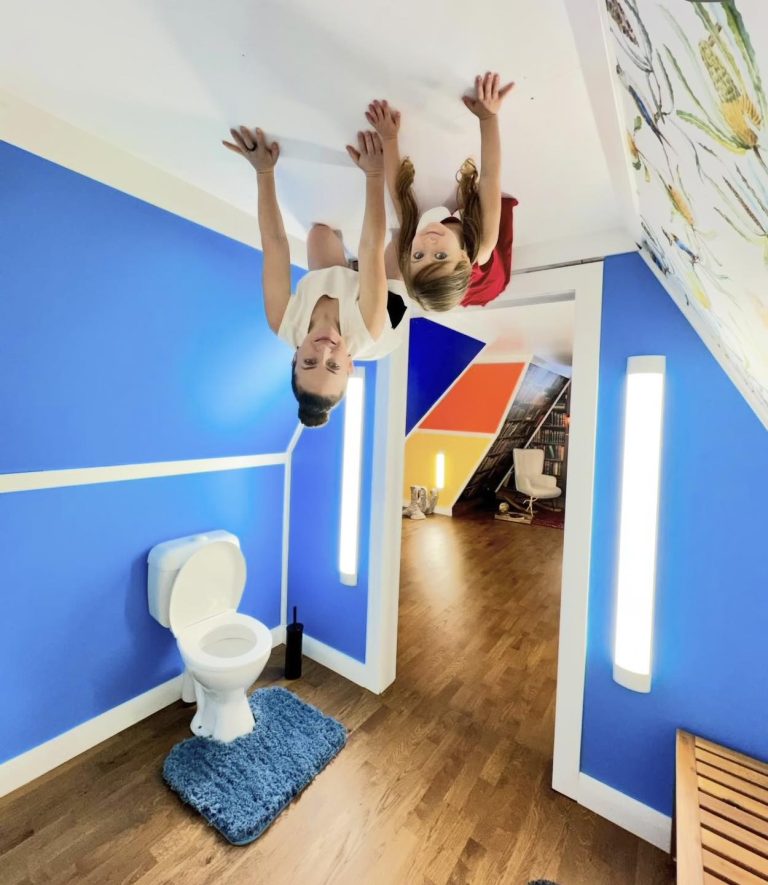 House Down Under | Inverted House Photo Experience | Adelaide | Opening ...
