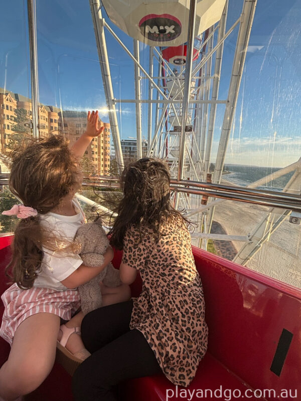 MIX 102.3 Giant Ferris Wheel | Glenelg | Review - Play & Go Adelaide